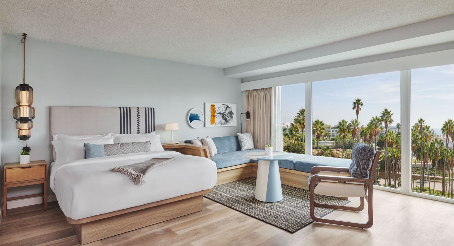 Park View King Bed Room - The Pierside Hotel